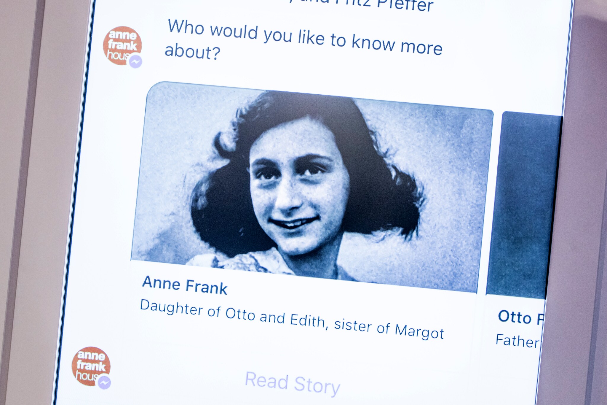Chatten over Anne Frank op Facebook