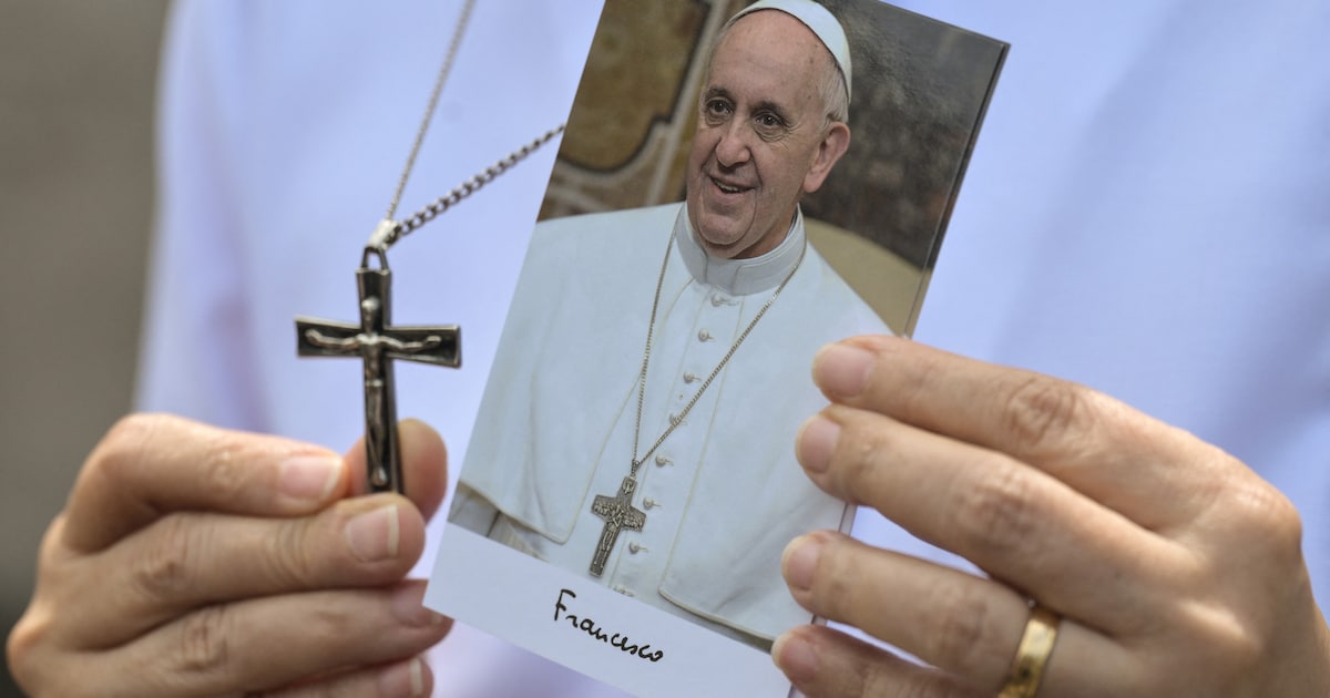 Paus Franciscus overleden: Hoe komen we aan een nieuwe paus? - Kidsweek