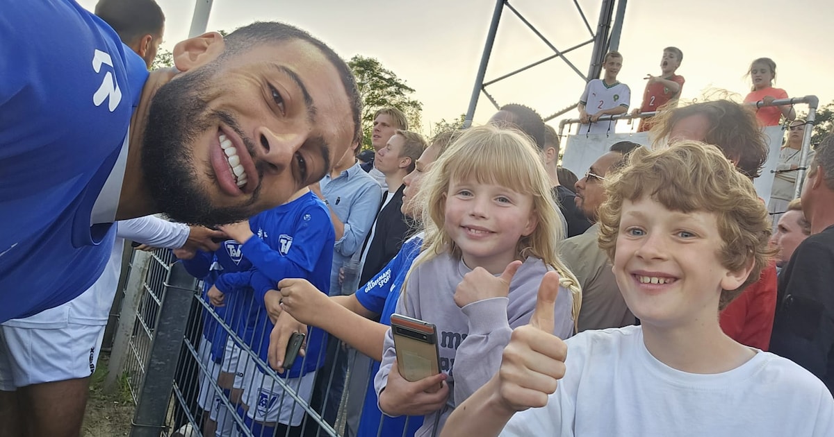 Telstar fans vieren feest in Velsen: De club doet weer mee in de Eredivisie