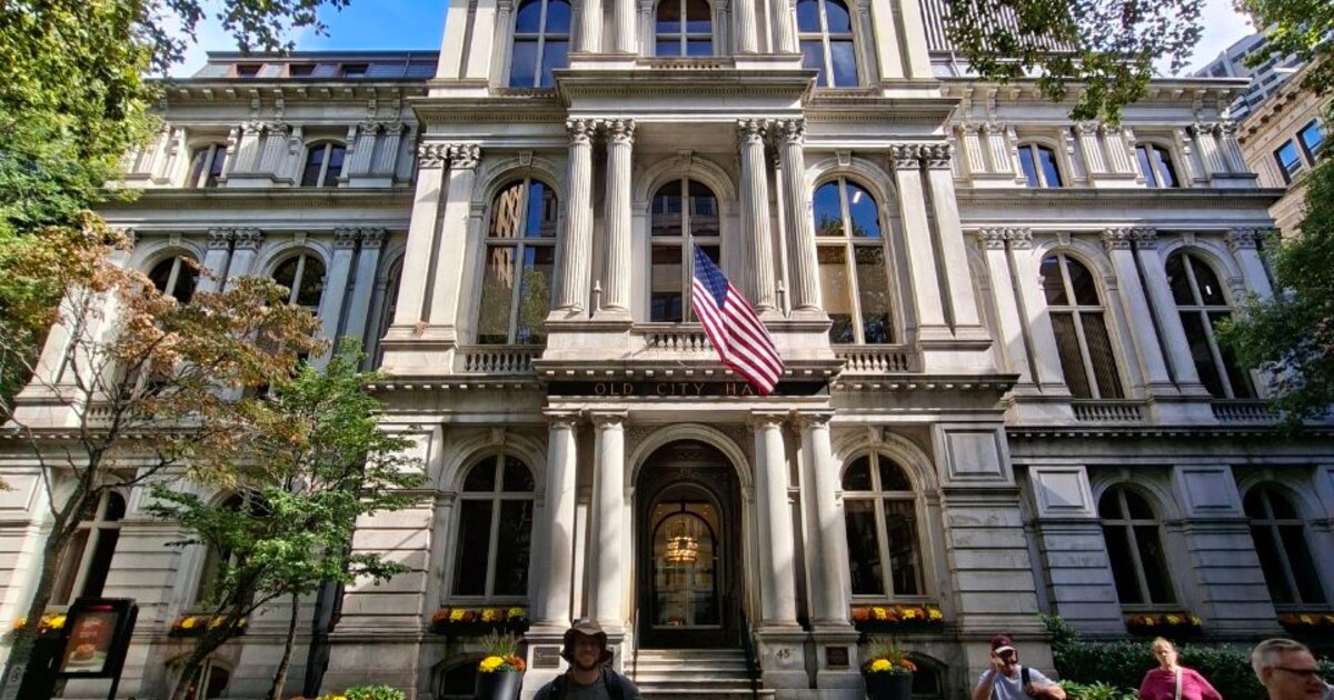 Cor reisde in 15 dagen liftend de wereld over - Kidsweek