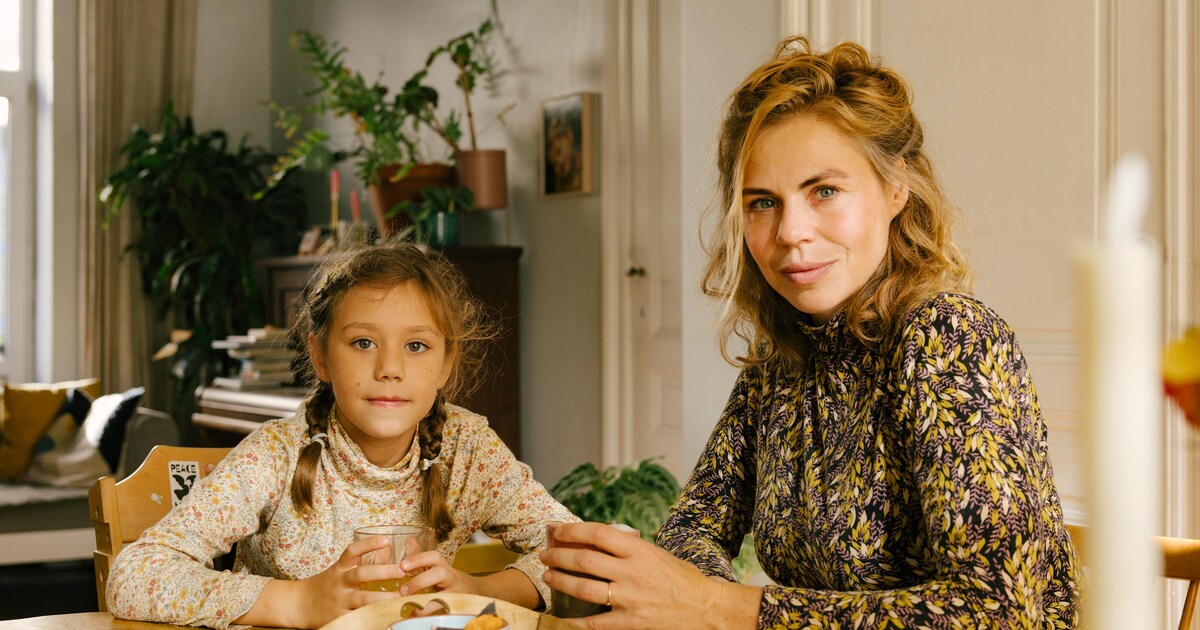 Sytske en Elin (7) over de nieuwe podcast Waar is Apie?: ‘Dit avontuur ...