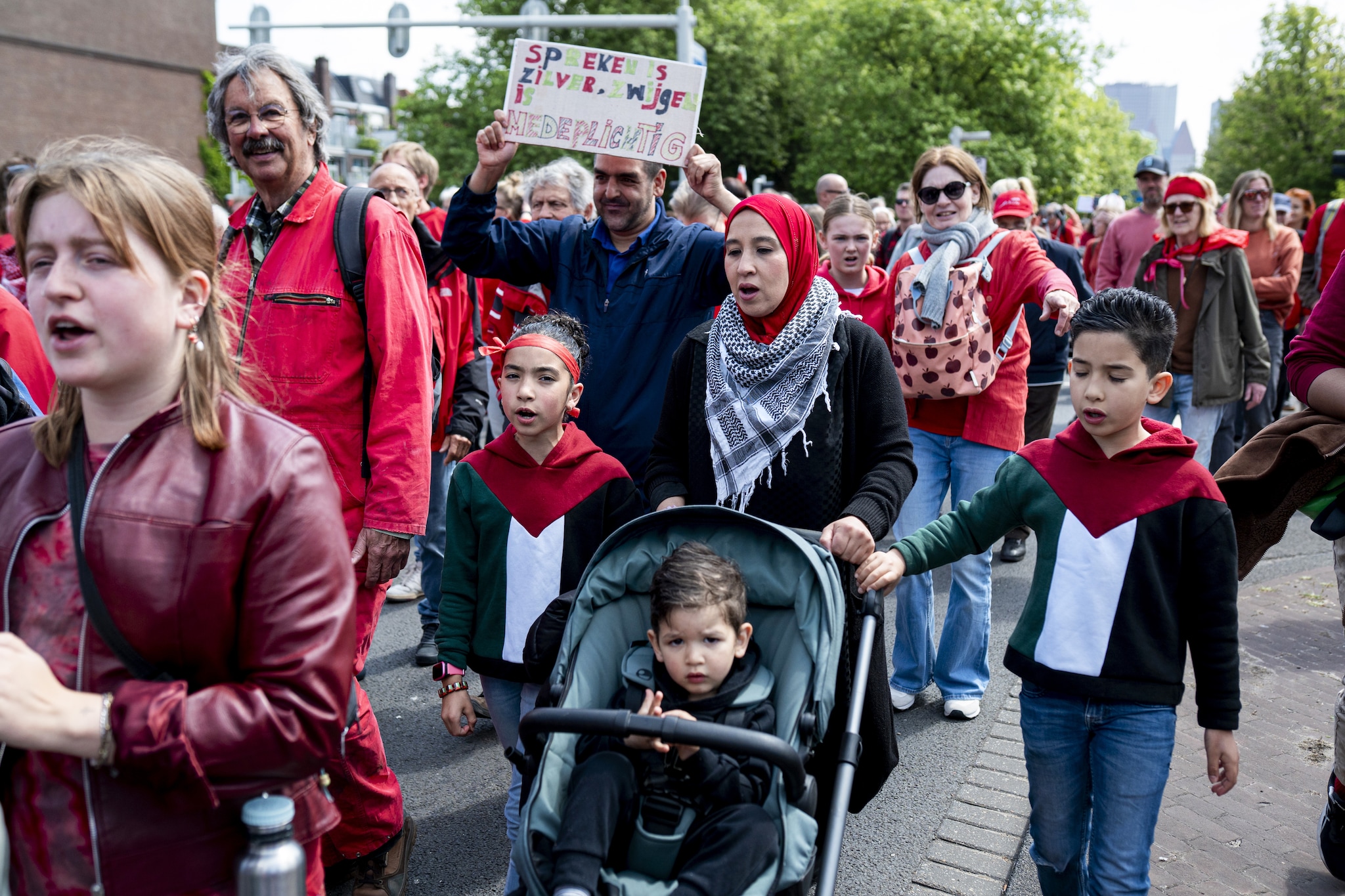 Waarom demonstreren mensen eigenlijk? - Kidsweek