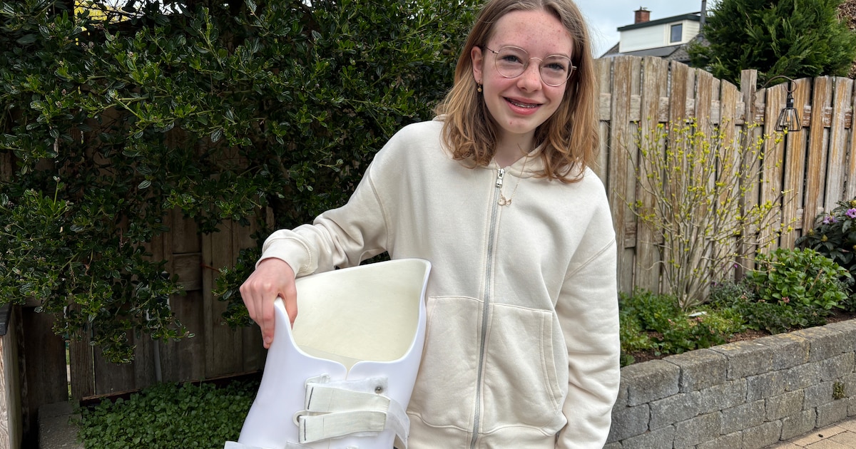 Cyan (12) heeft scoliose: ‘Mijn rug groeide krom’ - Kidsweek