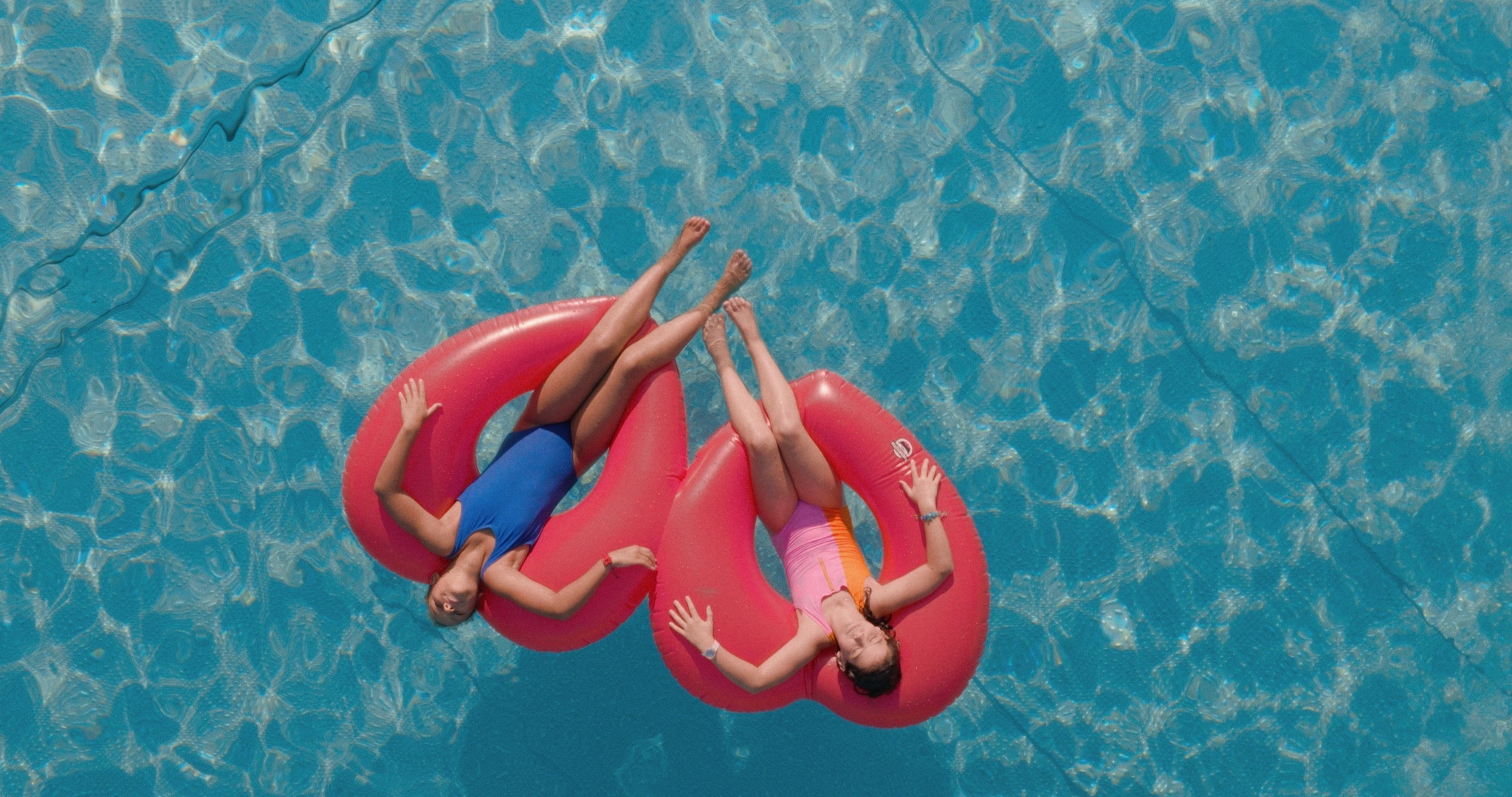 Filmrecensie Splish Splash Forever!: Zomerse zwembadfilm met een ...